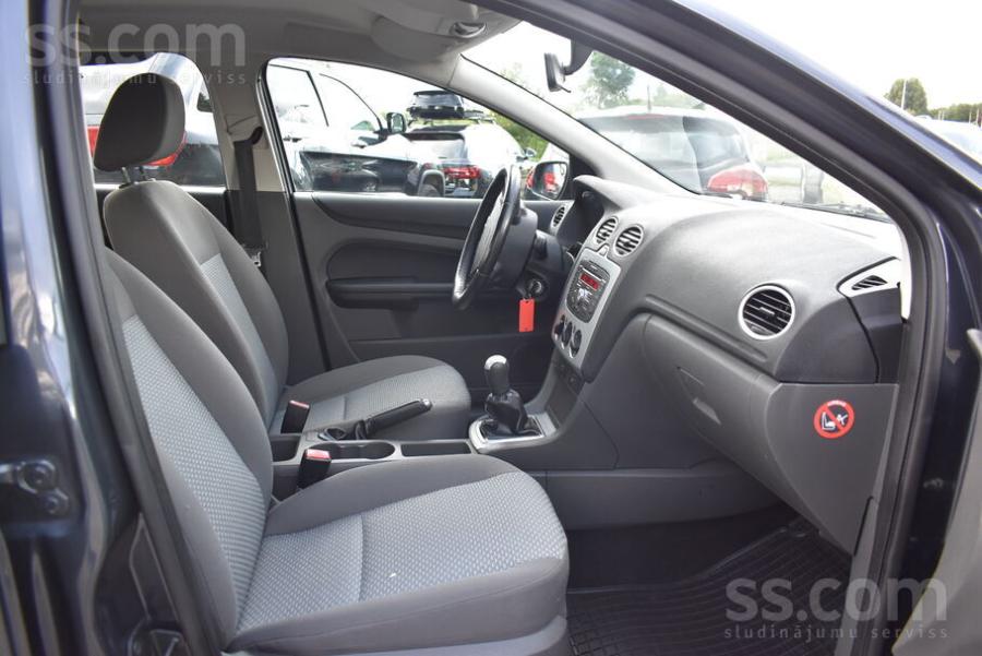 Grey Ford Focus 2007 in Kuldiga, with an engine capacity of 1.60 L and mileage of 0 thousand km for 3350 €, photo 6 on AUTOMOTO.COM.LV