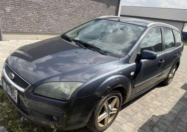Pelēks Ford Focus 2007 Viļņa, ar dzinēja tilpumu 1.60 L un nobraukumu 420 tūkst. km par 1150 €, foto 7 vietnē AUTOMOTO.COM.LV