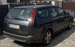 Grey Ford Focus 2007 in Vilnius, with an engine capacity of 1.60 L and mileage of 291 thousand km for 890 €, photo 8 on AUTOMOTO.COM.LV