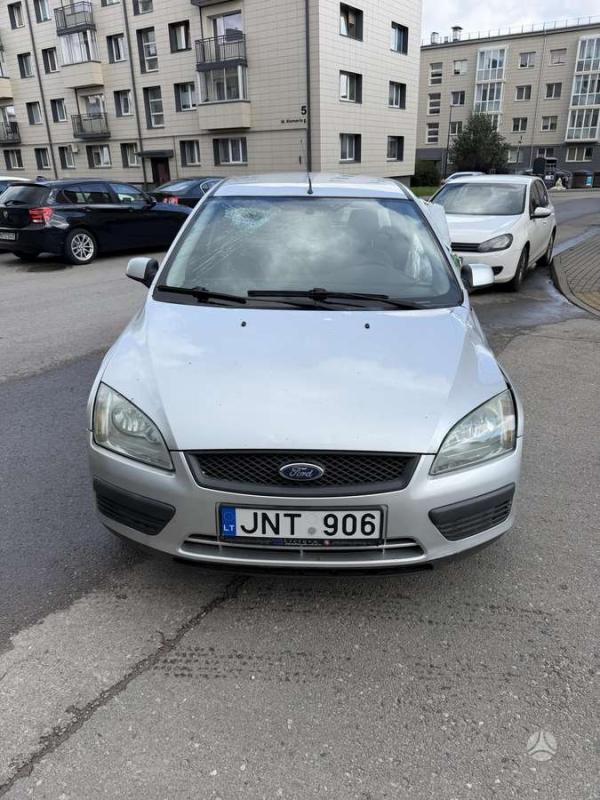 Ford Focus 2007 Kauņa vietnē Pelēks Ford Focus 2007 Kauņa, ar dzinēja tilpumu 1.56 L un nobraukumu 3 tūkst. km par 660 €, foto 3 vietnē AUTOMOTO.COM.LV