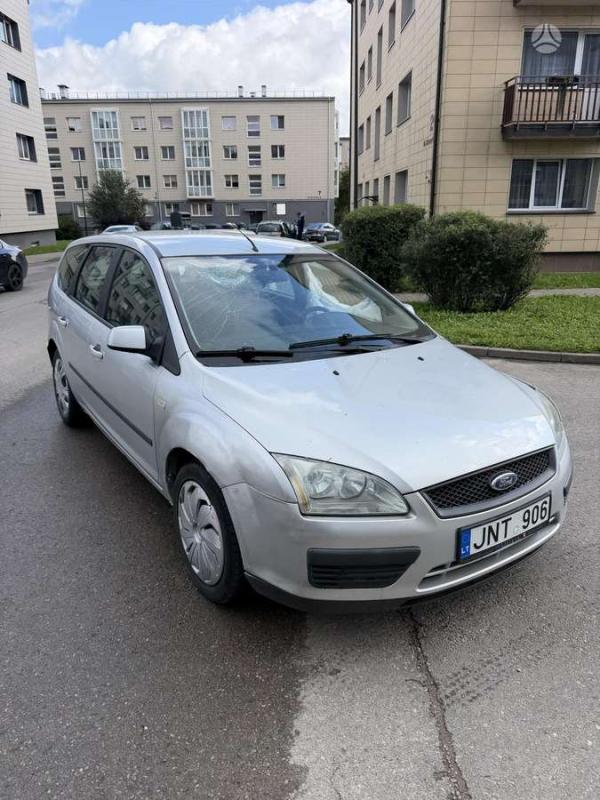 Ford Focus 2007 Kauņa vietnē Pelēks Ford Focus 2007 Kauņa, ar dzinēja tilpumu 1.56 L un nobraukumu 3 tūkst. km par 660 €, foto 4 vietnē AUTOMOTO.COM.LV