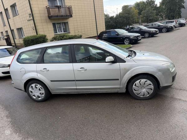 Ford Focus 2007 Kauņa vietnē Pelēks Ford Focus 2007 Kauņa, ar dzinēja tilpumu 1.56 L un nobraukumu 3 tūkst. km par 660 €, foto 5 vietnē AUTOMOTO.COM.LV
