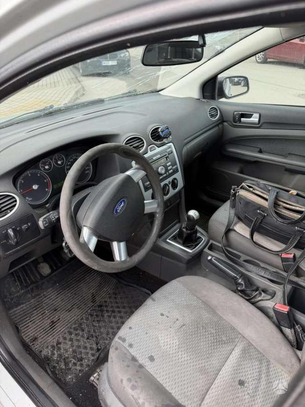 Ford Focus 2007 Kauņa vietnē Pelēks Ford Focus 2007 Kauņa, ar dzinēja tilpumu 1.56 L un nobraukumu 3 tūkst. km par 660 €, foto 10 vietnē AUTOMOTO.COM.LV