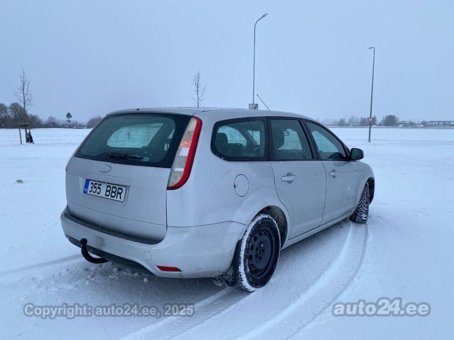 Grey Ford Focus 2008 in Rakvere, with an engine capacity of 1.60 L and mileage of 460 thousand km for 2000 €, photo 4 on AUTOMOTO.COM.LV