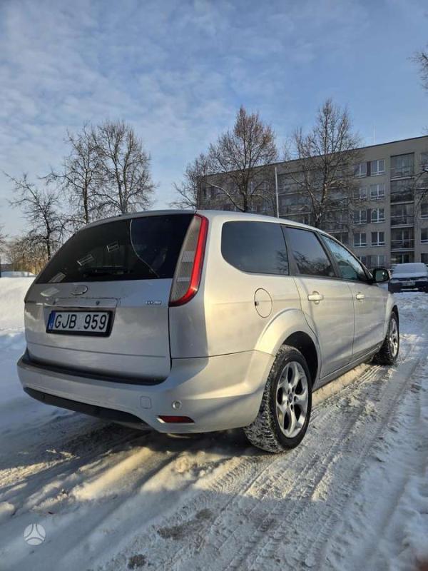 Grey Ford Focus 2008 in Vilnius, with an engine capacity of 1.56 L and mileage of 336 thousand km for 1600 €, photo 3 on AUTOMOTO.COM.LV