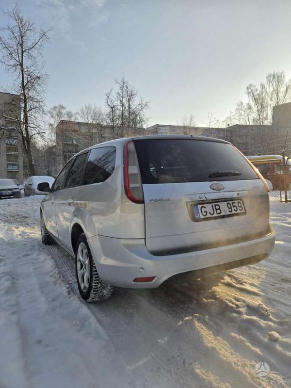 Grey Ford Focus 2008 in Vilnius, with an engine capacity of 1.56 L and mileage of 336 thousand km for 1600 €, photo 4 on AUTOMOTO.COM.LV