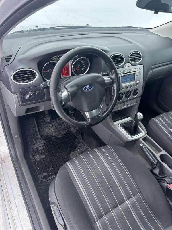 Pelēks Ford Focus 2008 Prienai, ar dzinēja tilpumu 1.60 L un nobraukumu 346 tūkst. km par 1650 €, foto 7 vietnē AUTOMOTO.COM.LV