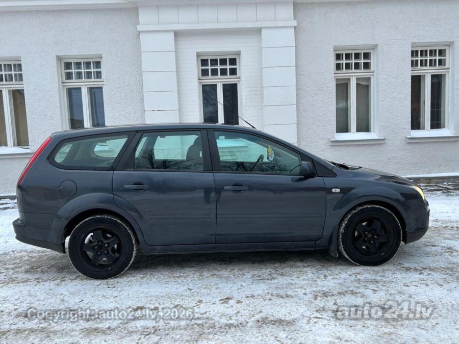 Grey Ford Focus 2008 in Tallinn, with an engine capacity of 1.60 L and mileage of 220 thousand km for 1200 €, photo 4 on AUTOMOTO.COM.LV