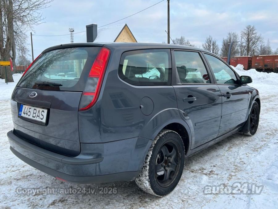 Grey Ford Focus 2008 in Tallinn, with an engine capacity of 1.60 L and mileage of 220 thousand km for 1200 €, photo 6 on AUTOMOTO.COM.LV