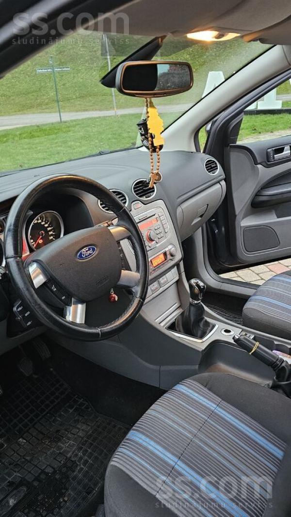 Pelēks Ford Focus 2008 Talsi, ar dzinēja tilpumu 1.60 L un nobraukumu 196 tūkst. km par 2590 €, foto 3 vietnē AUTOMOTO.COM.LV