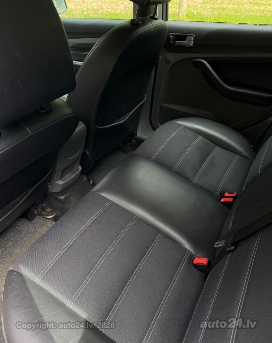 Grey Ford Focus 2008 in Tallinn, with an engine capacity of 1.60 L and mileage of 416 thousand km for 900 €, photo 8 on AUTOMOTO.COM.LV