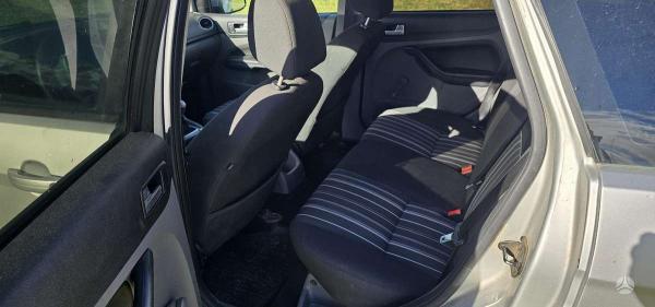 Pelēks Ford Focus 2008 Panevēža, ar dzinēja tilpumu 1.56 L un nobraukumu 311 tūkst. km par 1350 €, foto 7 vietnē AUTOMOTO.COM.LV
