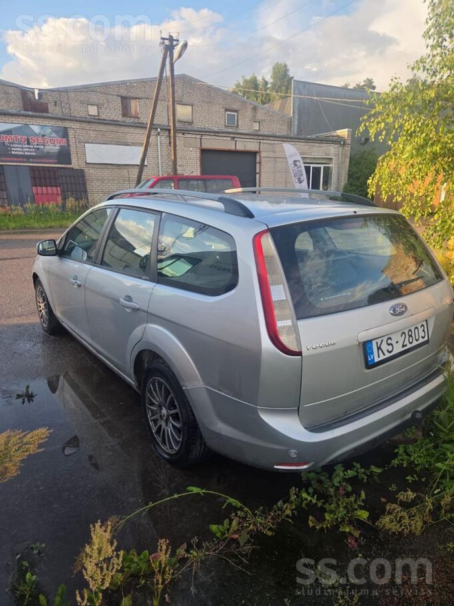 Pelēks Ford Focus 2008 Rīga, ar dzinēja tilpumu 1.60 L un nobraukumu 295 tūkst. km par 550 €, foto 3 vietnē AUTOMOTO.COM.LV