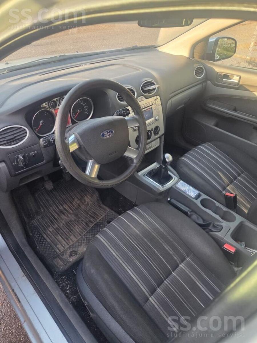 Pelēks Ford Focus 2008 Rīga, ar dzinēja tilpumu 1.60 L un nobraukumu 295 tūkst. km par 550 €, foto 5 vietnē AUTOMOTO.COM.LV