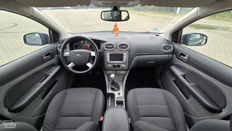 Grey Ford Focus 2008 in Marijampole, with an engine capacity of 1.60 L and mileage of 174 thousand km for 1750 €, photo 9 on AUTOMOTO.COM.LV