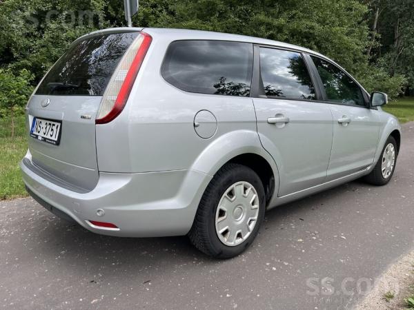 Pelēks Ford Focus 2008 Rīga, ar dzinēja tilpumu 1.60 L un nobraukumu 358 tūkst. km par 1790 €, foto 2 vietnē AUTOMOTO.COM.LV