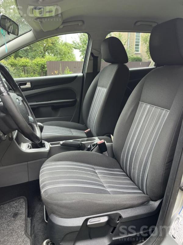 Pelēks Ford Focus 2008 Rīga, ar dzinēja tilpumu 1.60 L un nobraukumu 358 tūkst. km par 1790 €, foto 4 vietnē AUTOMOTO.COM.LV