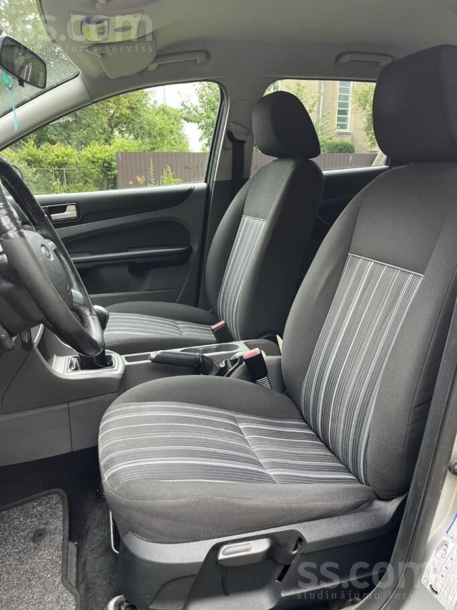 Pelēks Ford Focus 2008 Rīga, ar dzinēja tilpumu 1.60 L un nobraukumu 358 tūkst. km par 1790 €, foto 5 vietnē AUTOMOTO.COM.LV