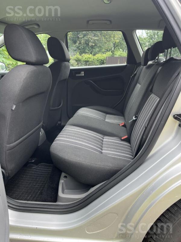 Pelēks Ford Focus 2008 Rīga, ar dzinēja tilpumu 1.60 L un nobraukumu 358 tūkst. km par 1790 €, foto 5 vietnē AUTOMOTO.COM.LV