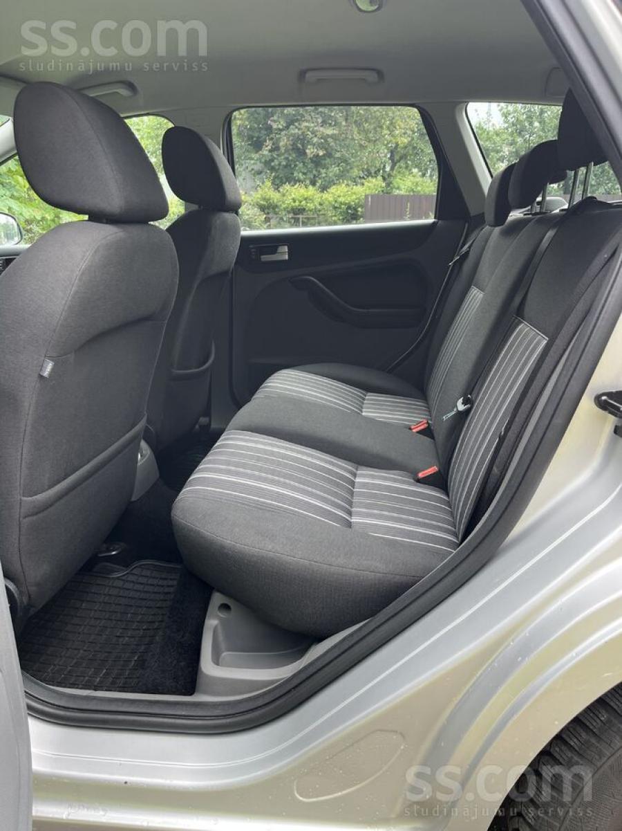 Pelēks Ford Focus 2008 Rīga, ar dzinēja tilpumu 1.60 L un nobraukumu 358 tūkst. km par 1790 €, foto 6 vietnē AUTOMOTO.COM.LV