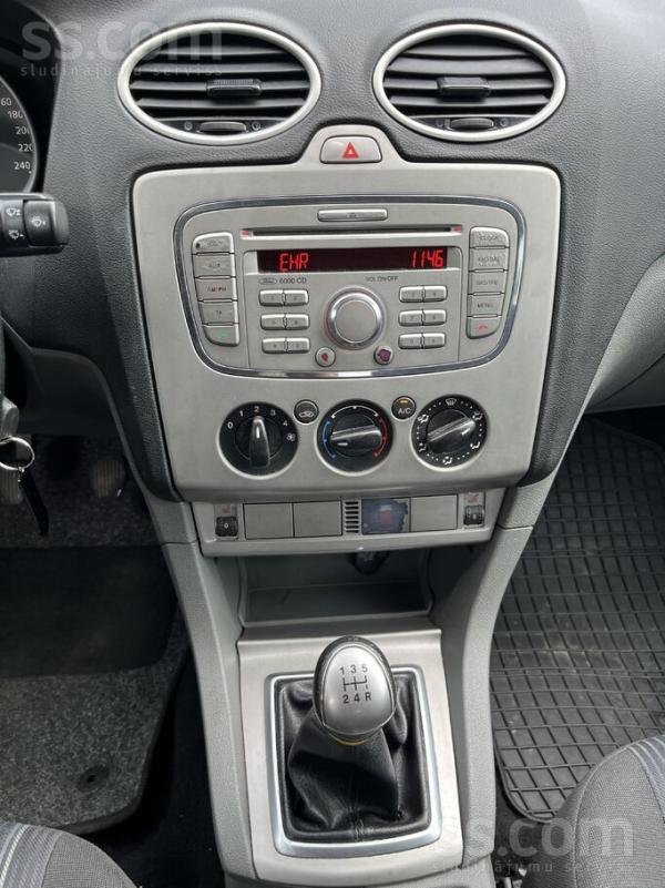 Pelēks Ford Focus 2008 Rīga, ar dzinēja tilpumu 1.60 L un nobraukumu 358 tūkst. km par 1790 €, foto 7 vietnē AUTOMOTO.COM.LV