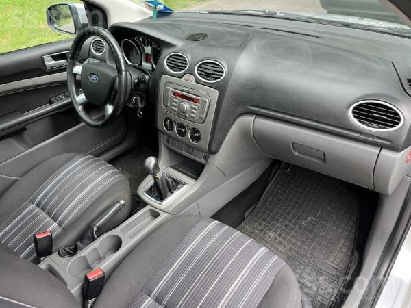 Pelēks Ford Focus 2008 Rīga, ar dzinēja tilpumu 1.60 L un nobraukumu 358 tūkst. km par 1790 €, foto 9 vietnē AUTOMOTO.COM.LV