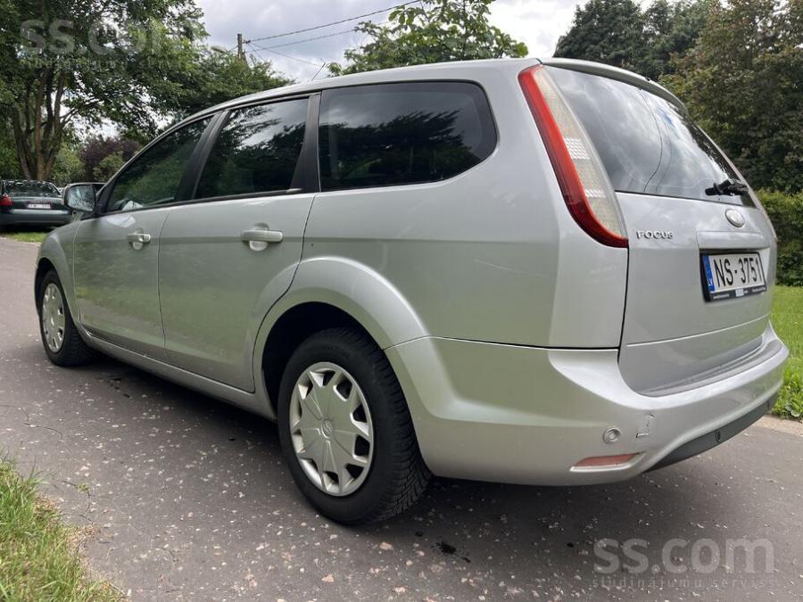 Pelēks Ford Focus 2008 Rīga, ar dzinēja tilpumu 1.60 L un nobraukumu 358 tūkst. km par 1790 €, foto 14 vietnē AUTOMOTO.COM.LV