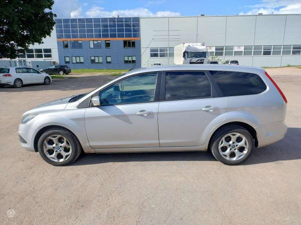 Grey Ford Focus 2008 in Vilnius, with an engine capacity of 1.56 L and mileage of 330 thousand km for 1200 €, photo 2 on AUTOMOTO.COM.LV