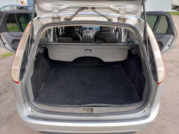 Grey Ford Focus 2008 in Vilnius, with an engine capacity of 1.56 L and mileage of 330 thousand km for 1200 €, photo 5 on AUTOMOTO.COM.LV