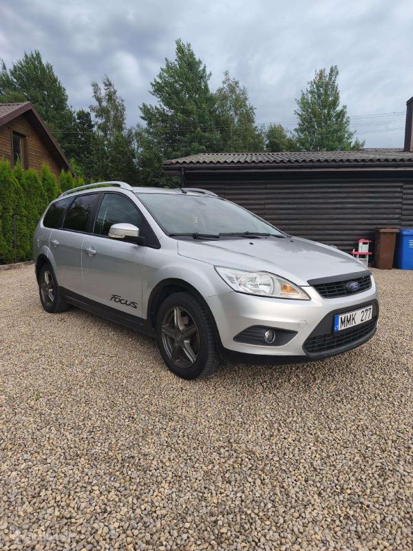 Grey Ford Focus 2008 in Kelme, with an engine capacity of 1.60 L and mileage of 296 thousand km for 1650 €, photo 2 on AUTOMOTO.COM.LV