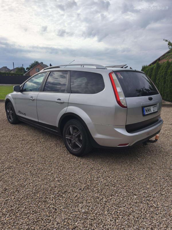 Grey Ford Focus 2008 in Kelme, with an engine capacity of 1.60 L and mileage of 296 thousand km for 1650 €, photo 4 on AUTOMOTO.COM.LV