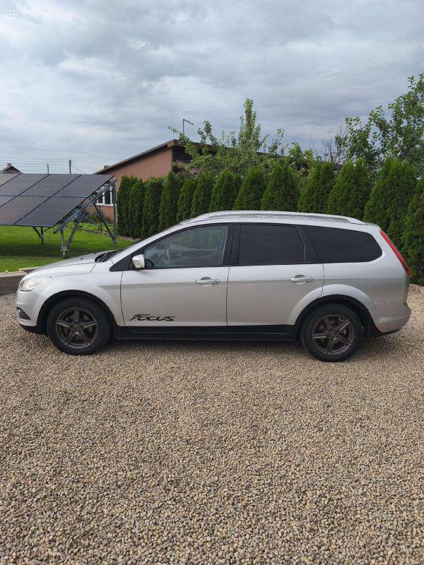 Grey Ford Focus 2008 in Kelme, with an engine capacity of 1.60 L and mileage of 296 thousand km for 1650 €, photo 7 on AUTOMOTO.COM.LV