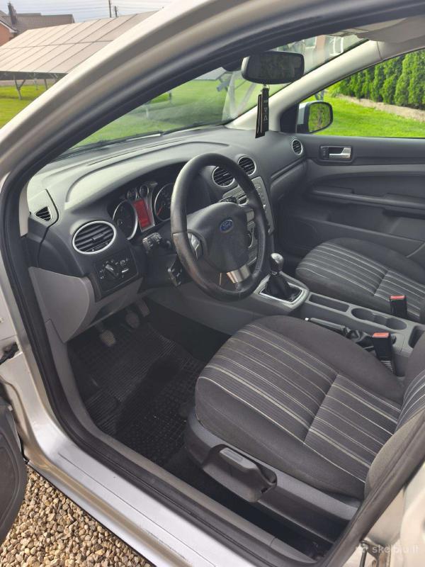 Grey Ford Focus 2008 in Kelme, with an engine capacity of 1.60 L and mileage of 296 thousand km for 1650 €, photo 8 on AUTOMOTO.COM.LV