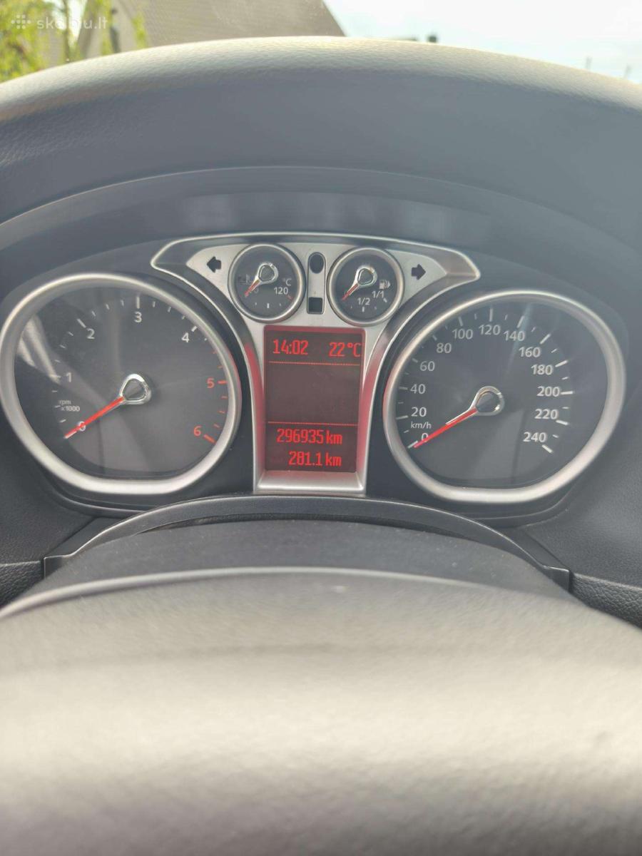 Pelēks Ford Focus 2008 Kelmė, ar dzinēja tilpumu 1.60 L un nobraukumu 296 tūkst. km par 1650 €, foto 13 vietnē AUTOMOTO.COM.LV
