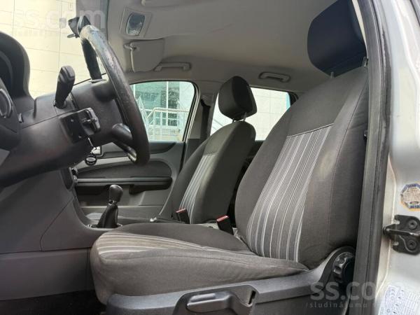 Pelēks Ford Focus 2008 Rīga, ar dzinēja tilpumu 1.60 L un nobraukumu 0 tūkst. km par 2500 €, foto 4 vietnē AUTOMOTO.COM.LV