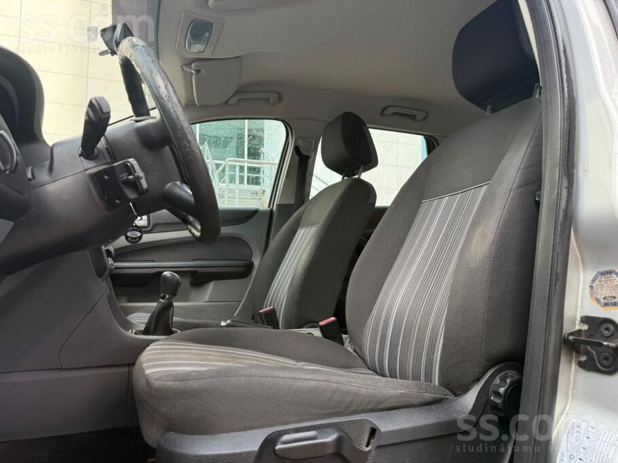 Pelēks Ford Focus 2008 Rīga, ar dzinēja tilpumu 1.60 L un nobraukumu 0 tūkst. km par 2500 €, foto 5 vietnē AUTOMOTO.COM.LV