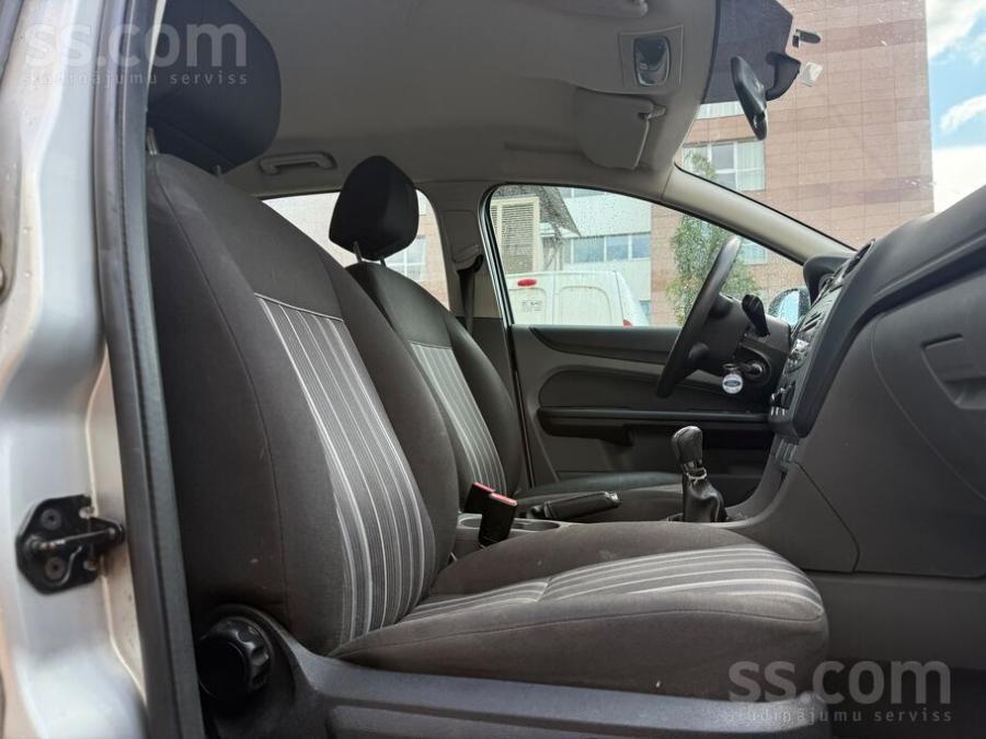 Pelēks Ford Focus 2008 Rīga, ar dzinēja tilpumu 1.60 L un nobraukumu 0 tūkst. km par 2500 €, foto 9 vietnē AUTOMOTO.COM.LV