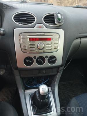 Pelēks Ford Focus 2008 Rīga, ar dzinēja tilpumu 1.60 L un nobraukumu 258 tūkst. km par 1400 €, foto 6 vietnē AUTOMOTO.COM.LV