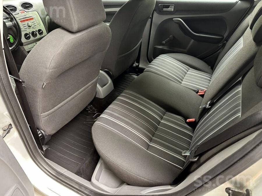 Grey Ford Focus 2008 in Riga, with an engine capacity of 1.60 L and mileage of 226 thousand km for 2200 €, photo 13 on AUTOMOTO.COM.LV