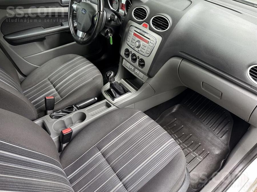 Grey Ford Focus 2008 in Riga, with an engine capacity of 1.60 L and mileage of 226 thousand km for 2200 €, photo 15 on AUTOMOTO.COM.LV
