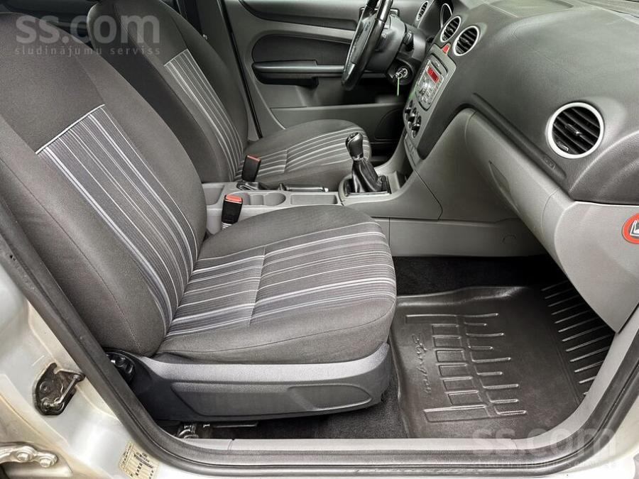 Grey Ford Focus 2008 in Riga, with an engine capacity of 1.60 L and mileage of 226 thousand km for 2200 €, photo 16 on AUTOMOTO.COM.LV