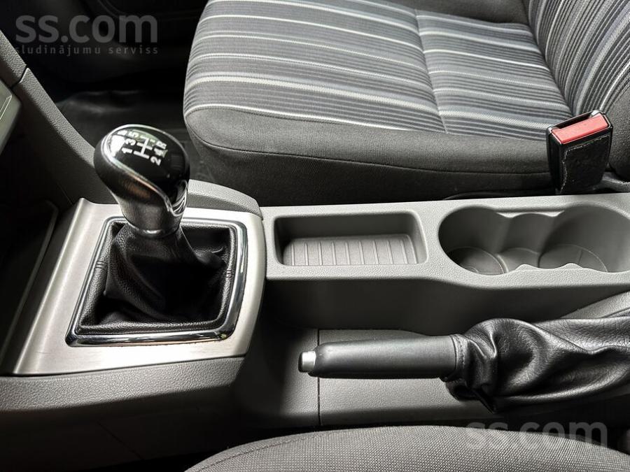 Grey Ford Focus 2008 in Riga, with an engine capacity of 1.60 L and mileage of 226 thousand km for 2200 €, photo 20 on AUTOMOTO.COM.LV