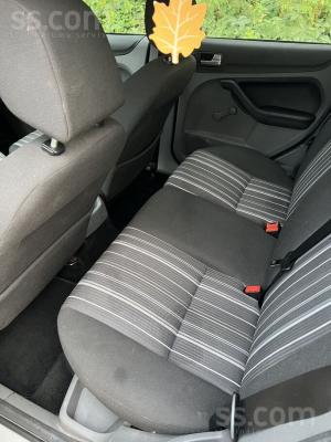 Grey Ford Focus 2008 in Riga, with an engine capacity of 1.60 L and mileage of 268 thousand km for 1450 €, photo 7 on AUTOMOTO.COM.LV