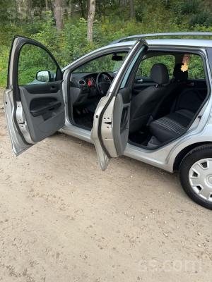 Grey Ford Focus 2008 in Riga, with an engine capacity of 1.60 L and mileage of 268 thousand km for 1450 €, photo 12 on AUTOMOTO.COM.LV