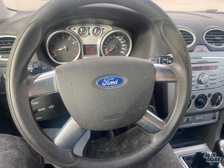 Pelēks Ford Focus 2008 Marijampole, ar dzinēja tilpumu 1.80 L un nobraukumu 213 tūkst. km par 1150 €, foto 12 vietnē AUTOMOTO.COM.LV