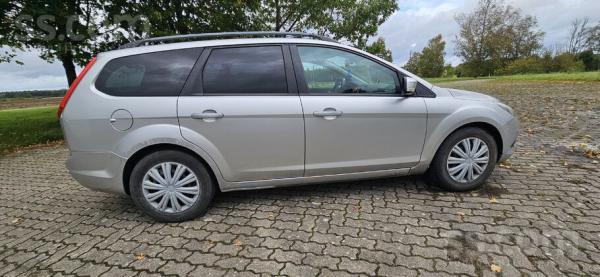 Grey Ford Focus 2008 in Saldus, with an engine capacity of 1.60 L and mileage of 314 thousand km for 1000 €, photo 1 on AUTOMOTO.COM.LV
