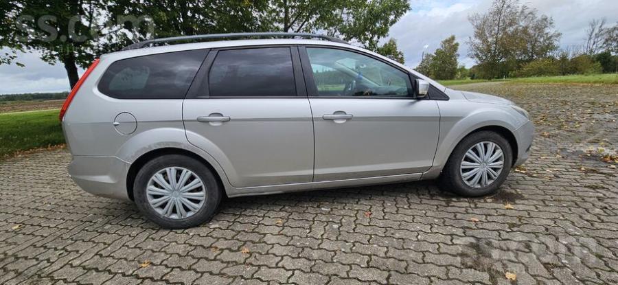 Pelēks Ford Focus 2008 Saldus, ar dzinēja tilpumu 1.60 L un nobraukumu 314 tūkst. km par 1000 €, foto 1 vietnē AUTOMOTO.COM.LV