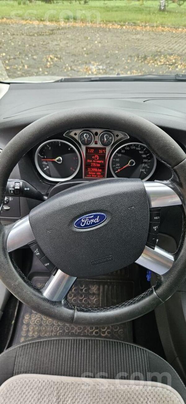 Grey Ford Focus 2008 in Saldus, with an engine capacity of 1.60 L and mileage of 314 thousand km for 1000 €, photo 10 on AUTOMOTO.COM.LV