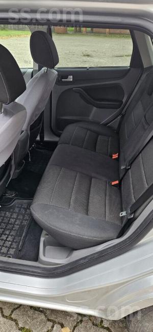 Pelēks Ford Focus 2008 Saldus, ar dzinēja tilpumu 1.60 L un nobraukumu 314 tūkst. km par 1000 €, foto 12 vietnē AUTOMOTO.COM.LV
