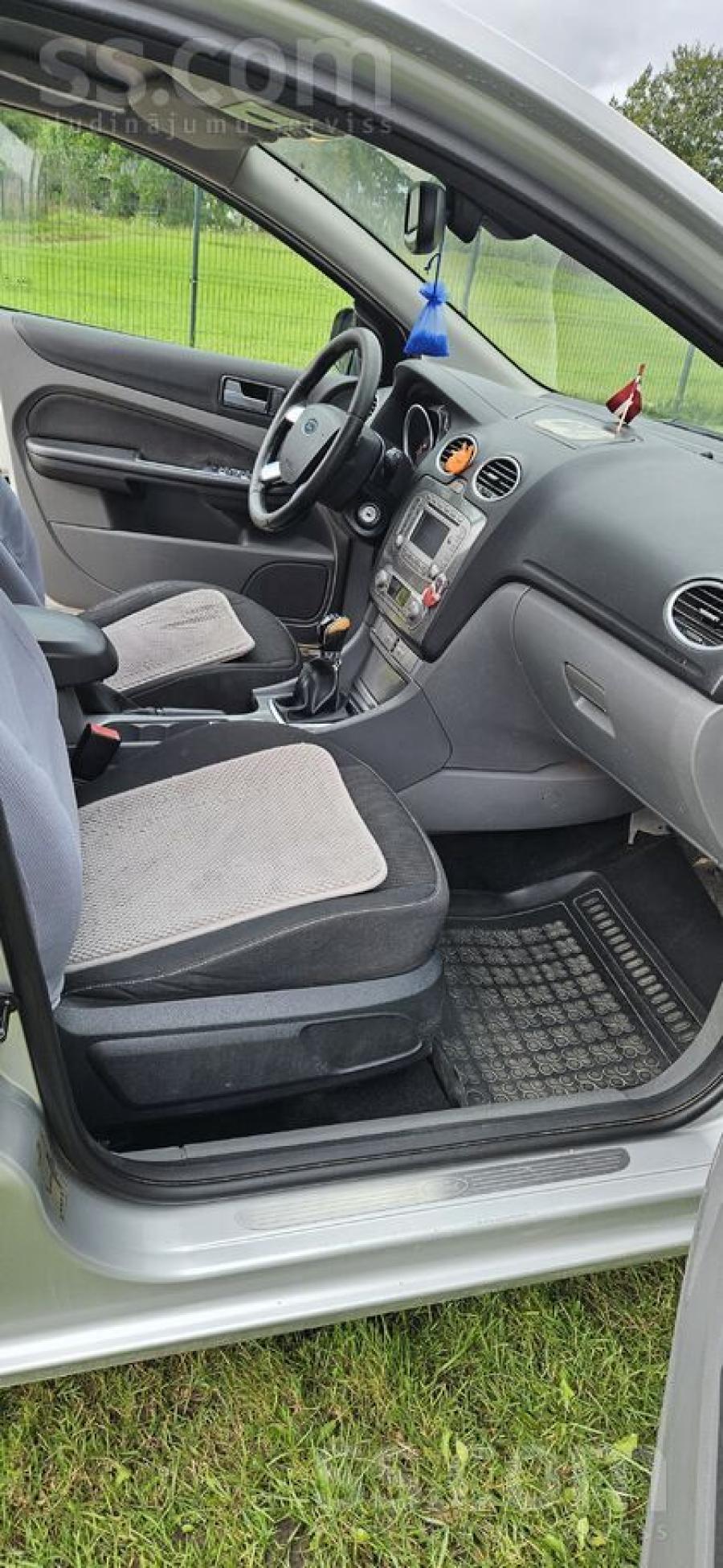 Pelēks Ford Focus 2008 Saldus, ar dzinēja tilpumu 1.60 L un nobraukumu 314 tūkst. km par 1000 €, foto 14 vietnē AUTOMOTO.COM.LV